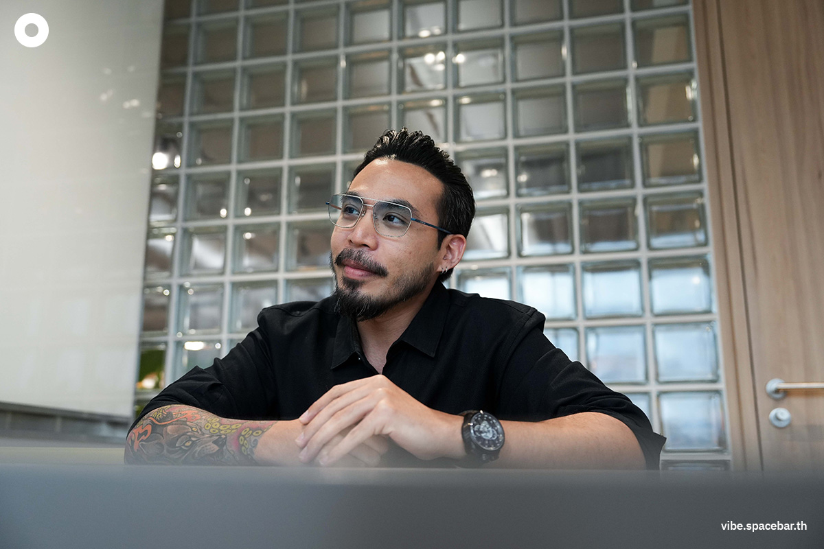 พูดคุยกับ เชา Cocktail เบื้องหลังของคนทำเพลง...บทบรรเลงที่อยากให้คนฟังสุขใจ