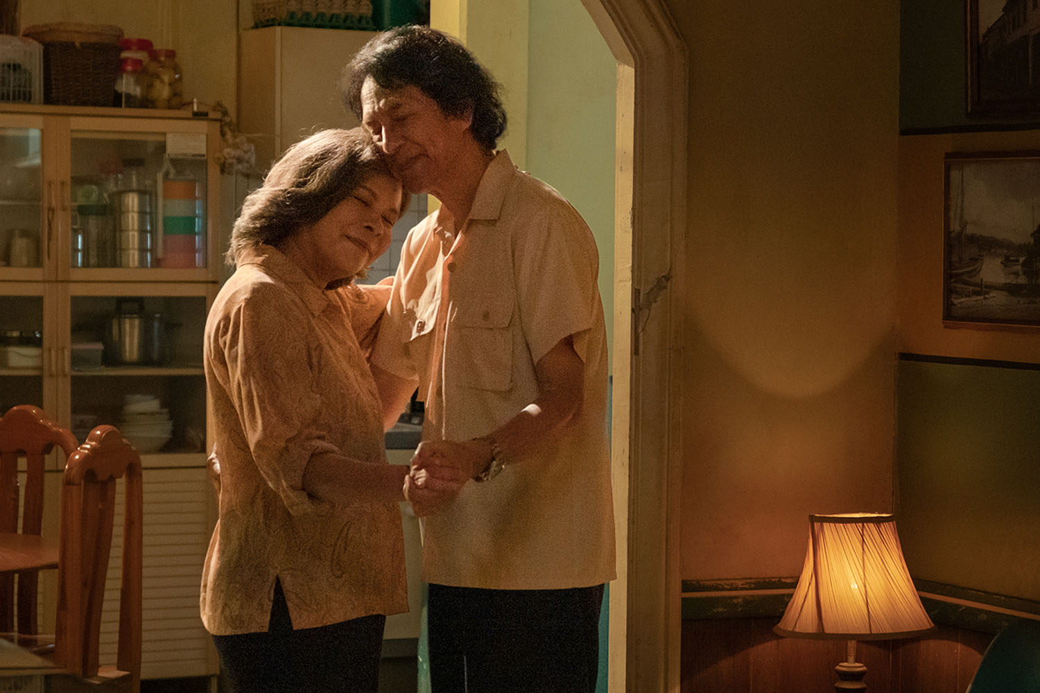 Netflix ส่ง Lyrics Video ‘รักไม่รู้ดับ’ เวอร์ชั่นอินจากซีรีส์ ‘Analog ...