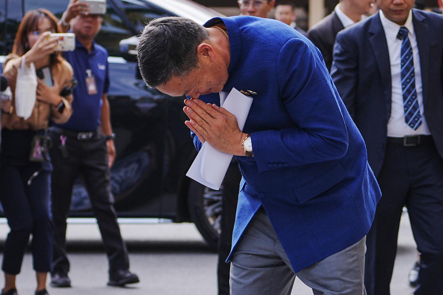 นายกฯ ขอบคุณ ครม.ร่วมแจงนโยบาย รบ. นายกฯ ขอบคุณ ครม.ร่วมแจงนโยบาย รบ.