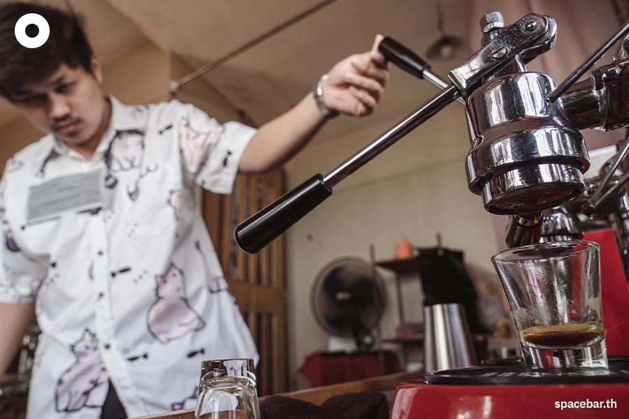 Photo Story: สัมผัสความกลมกล่อมจากเมล็ดกาแฟคั่วหอมกรุ่น ริมทะเล ณ DRIP ...