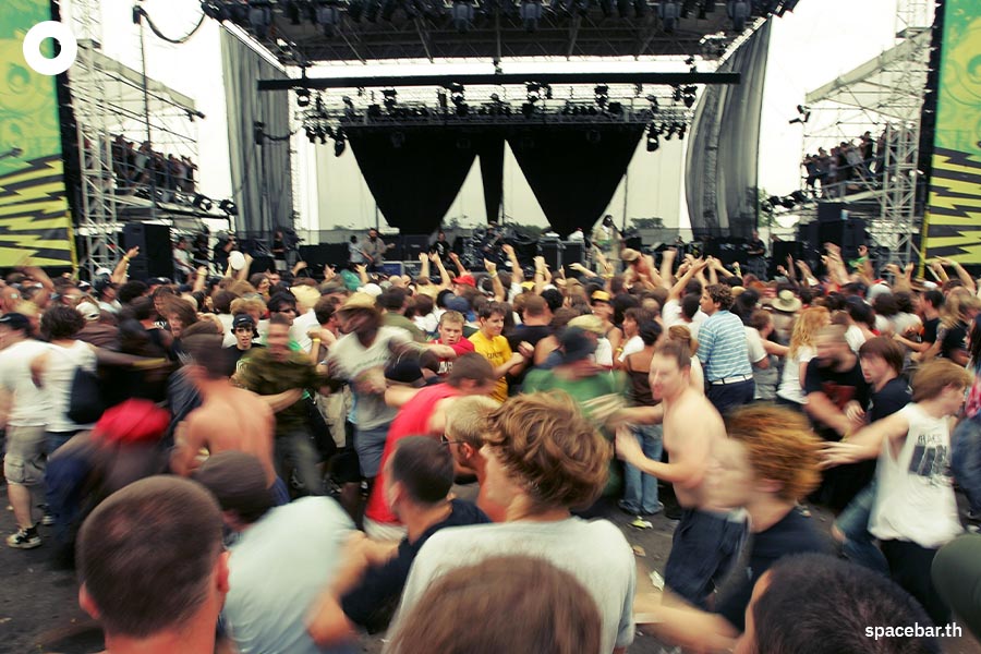 ประวัติความเป็นมาของ ‘MOSH PIT’ วัฒนธรรมใส่กันยับของชาวเมทัล!